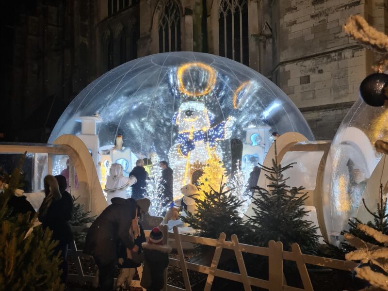 Bulles transparentes gonflables Ville de Blois - Bulle géante gonflable ...