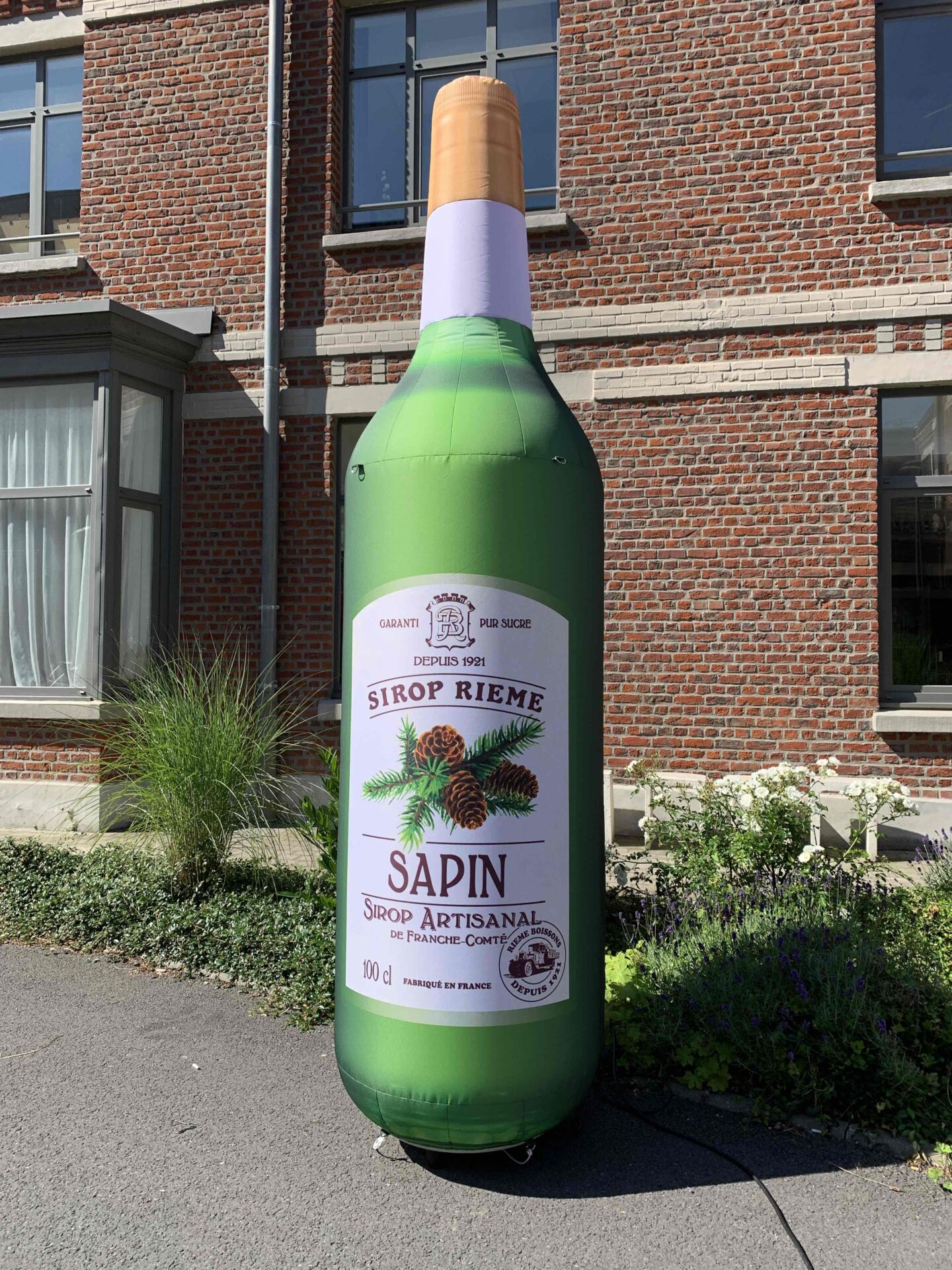 Bouteille gonflable Sirop Rieme - Bouteille gonflable et canette ...