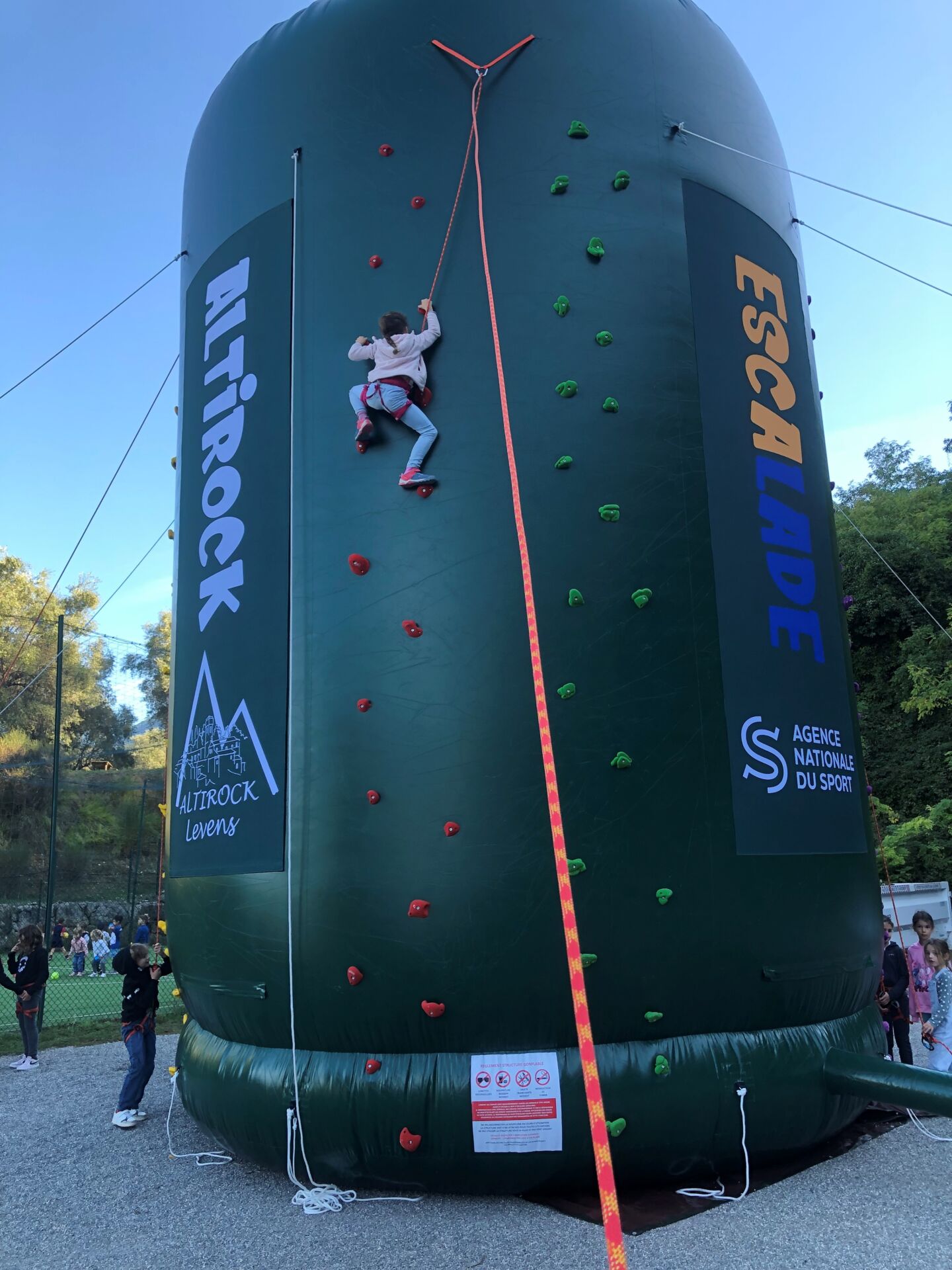 Mur d'escalade gonflable Altirock - Airsystems France