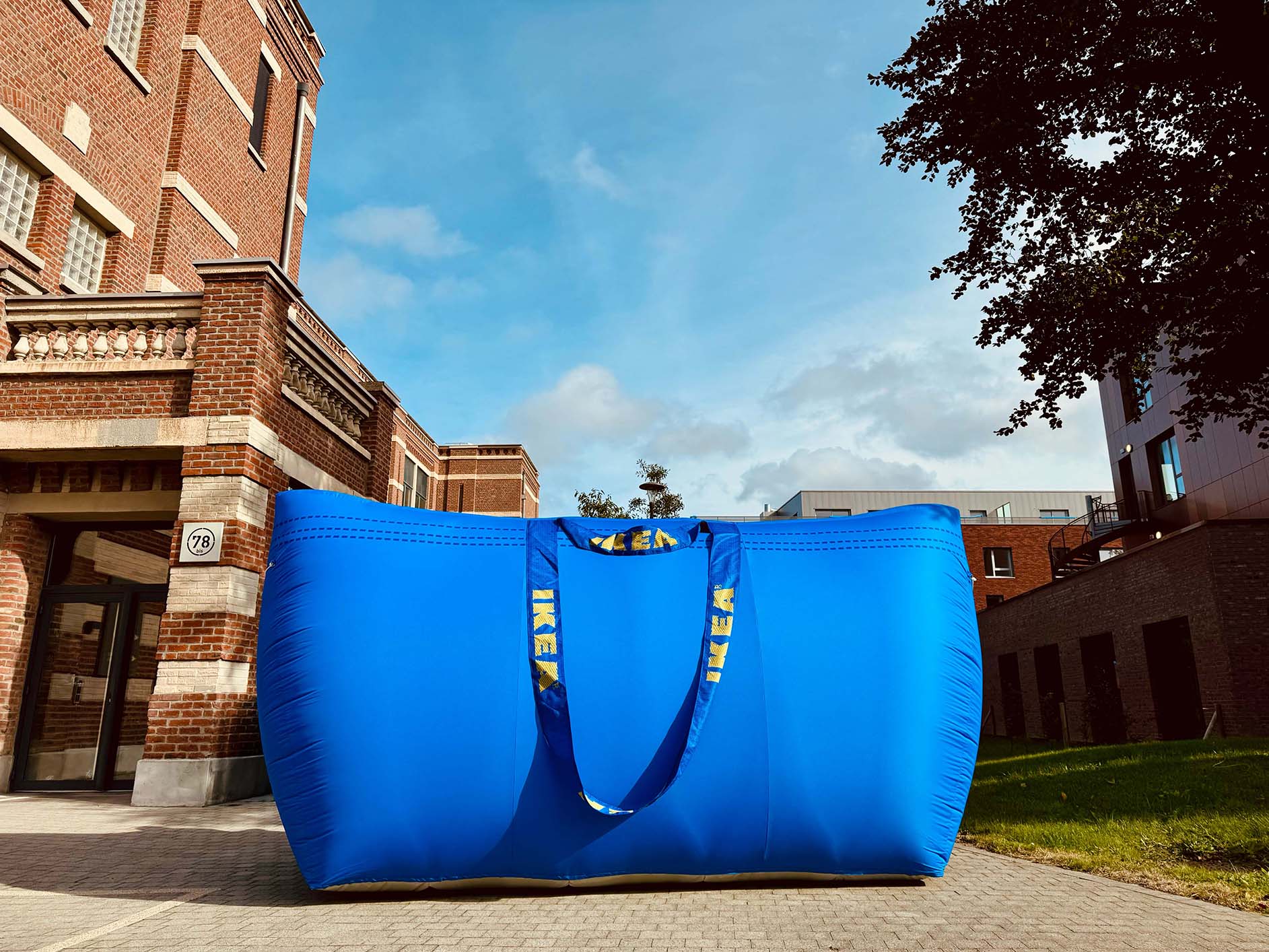 Sac gonflable IKEA - Structure gonflable géante - Airsystems France